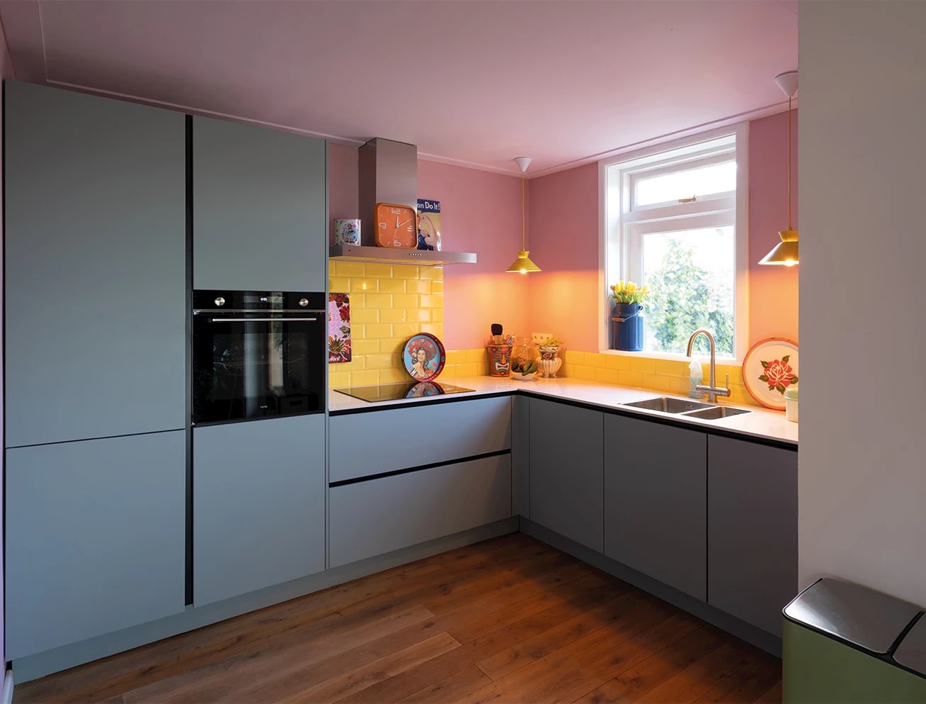 Keuken met raam: tips, opstellingen en inspiratie